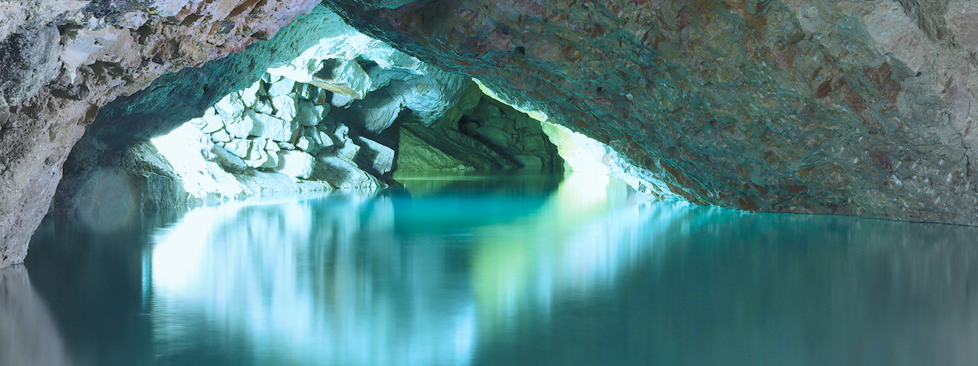 Rim Natural Spring Mineral Water